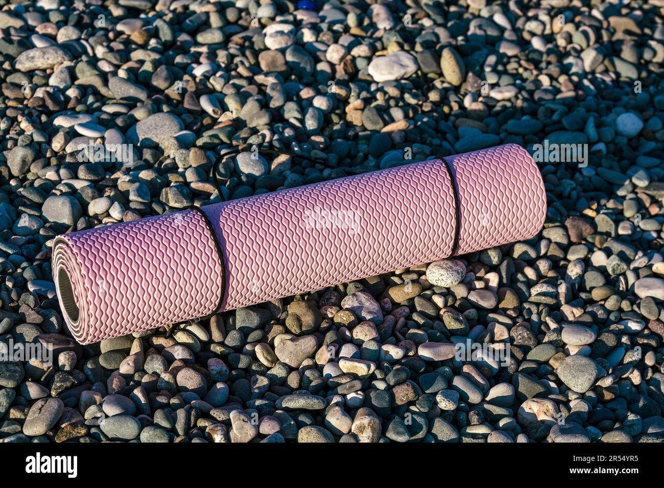 Practicing beach arch yoga pose hi-res stock photography and images - Alamy