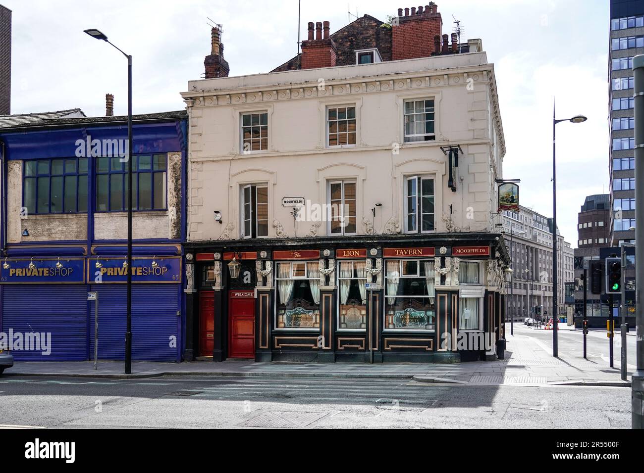 Lion Tavern Liverpool. traditional English pub on the corner of ...