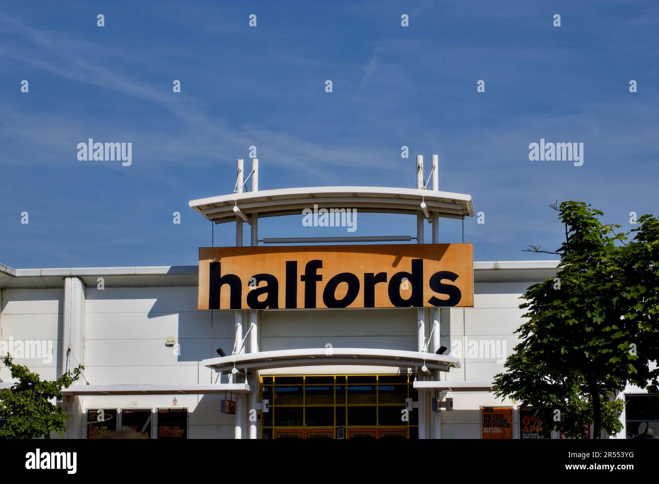 Halfords Store, Century Retail Park, Watford, Herts, England, UK Stock ...