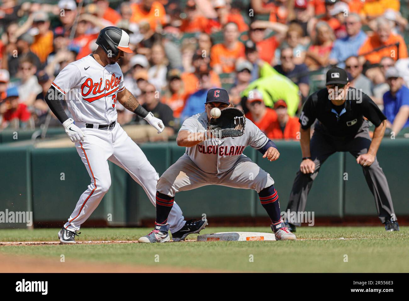 Baltimore, MD, USA; Baltimore Orioles center fielder Aaron Hicks (34 ...