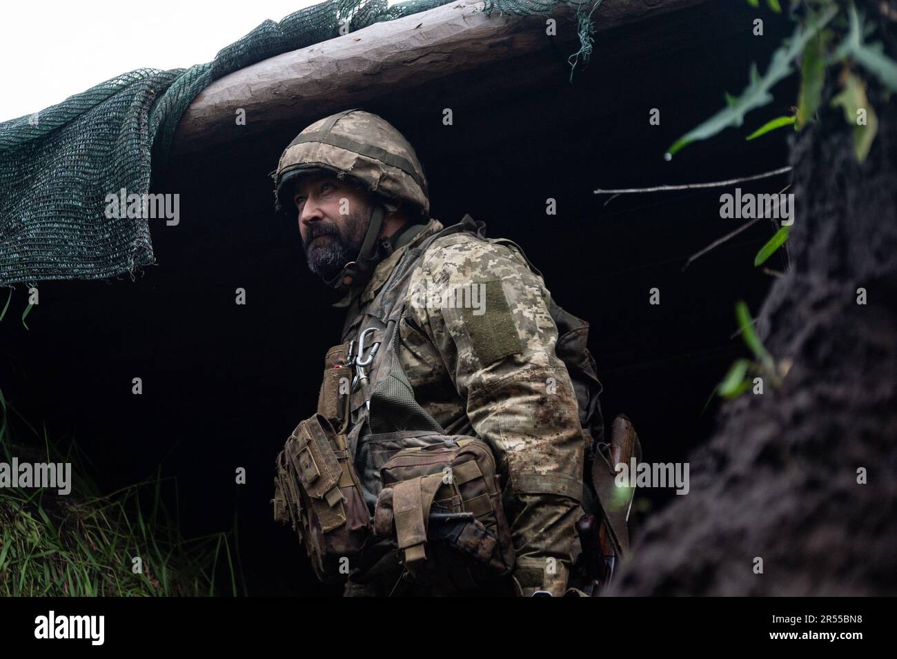 Trench line drone hi-res stock photography and images - Alamy
