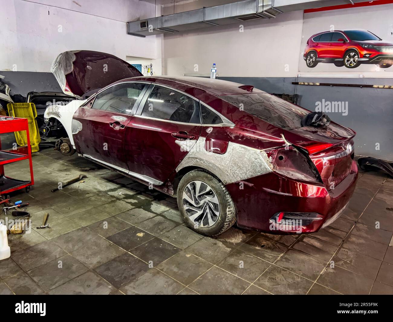 Crash repair hi-res stock photography and images - Alamy