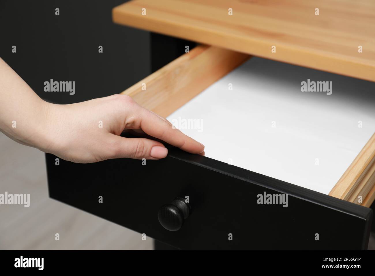 Empty desk drawer hi-res stock photography and images - Alamy