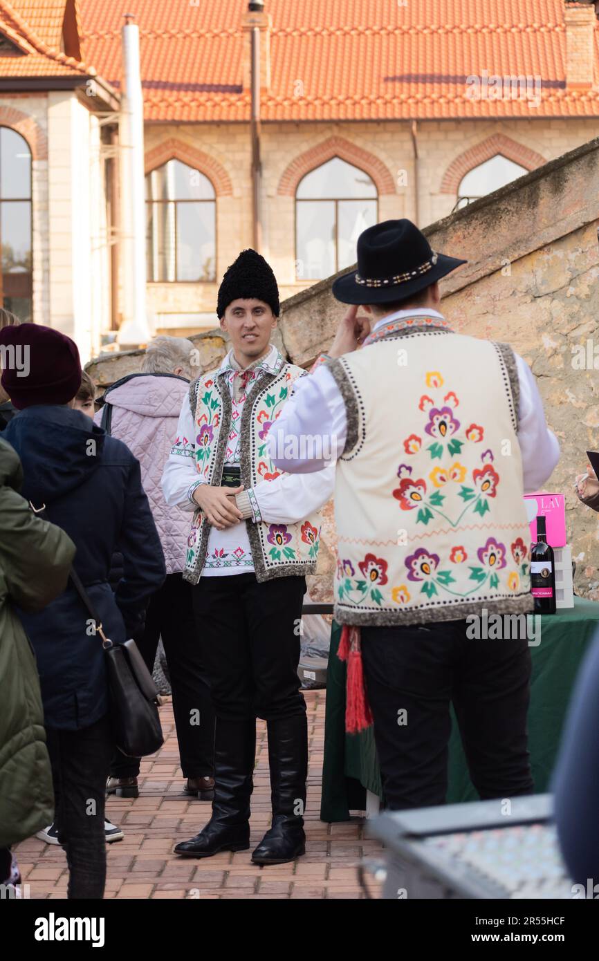 Crowd of people in suits hi-res stock photography and images - Alamy