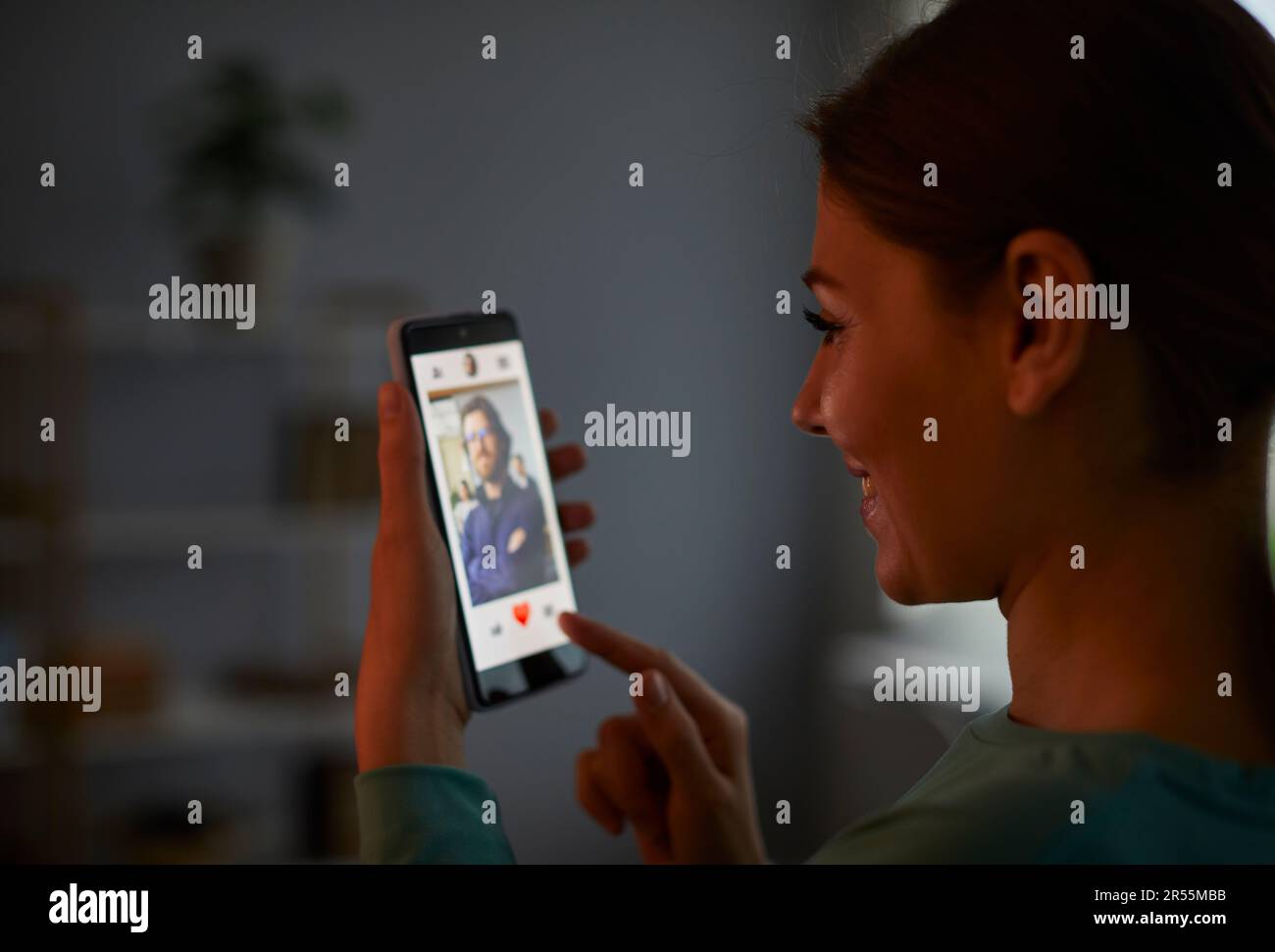 Dating profiles hi-res stock photography and images - Alamy