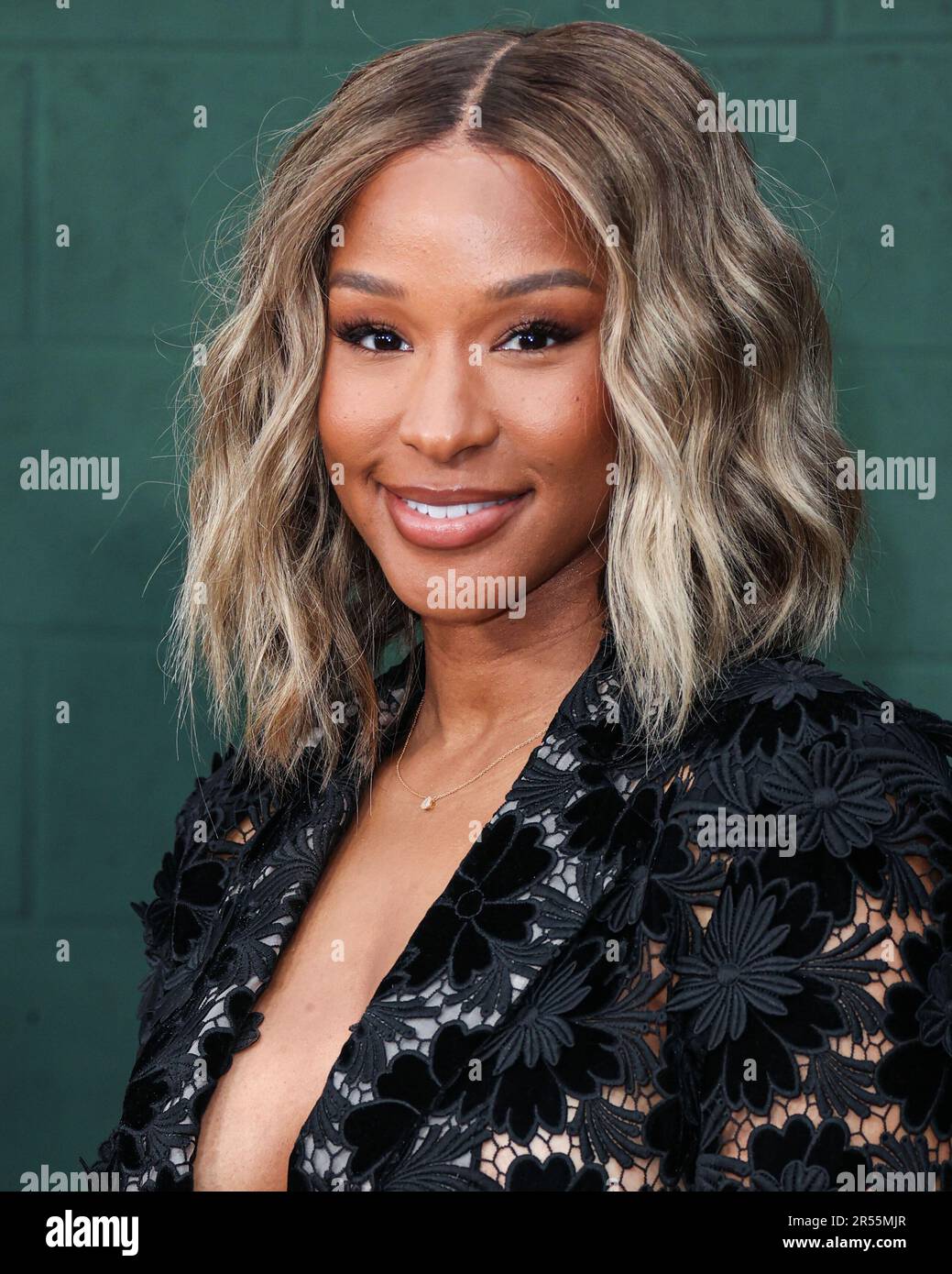 Savannah Fox's Instagram, Twitter & Facebook on IDCrawl