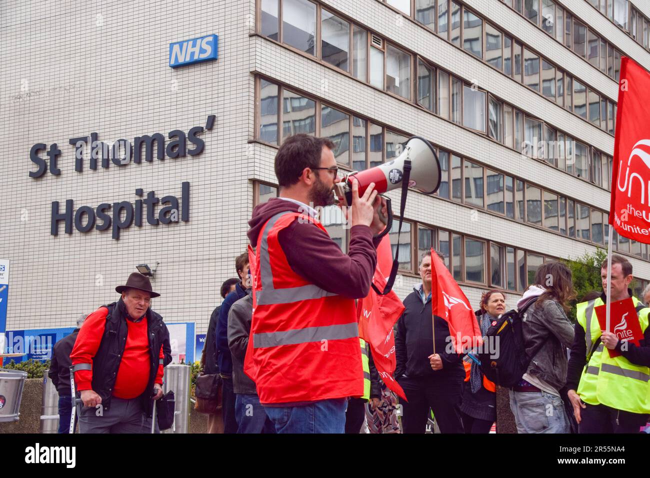 London, UK. 1st June 2023. Unite picket outside St Thomas' Hospital as ...