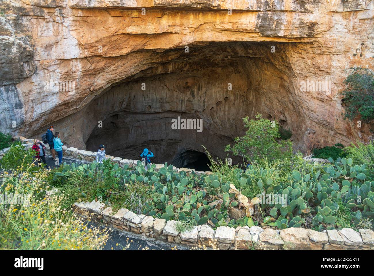 Cavernous landscapes hi-res stock photography and images - Alamy