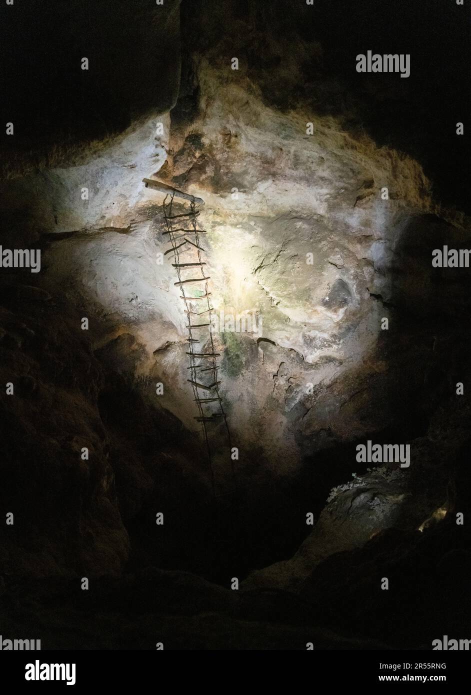 The Caves at Carlsbad Caverns National Park in New Mexico Stock Photo ...