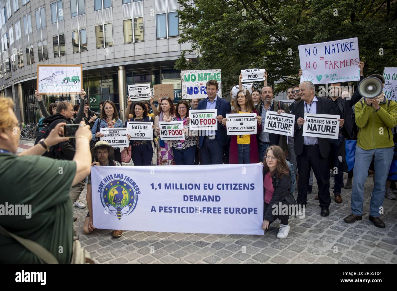 a protest action by Belgian agricultural association Boerenbond and ...