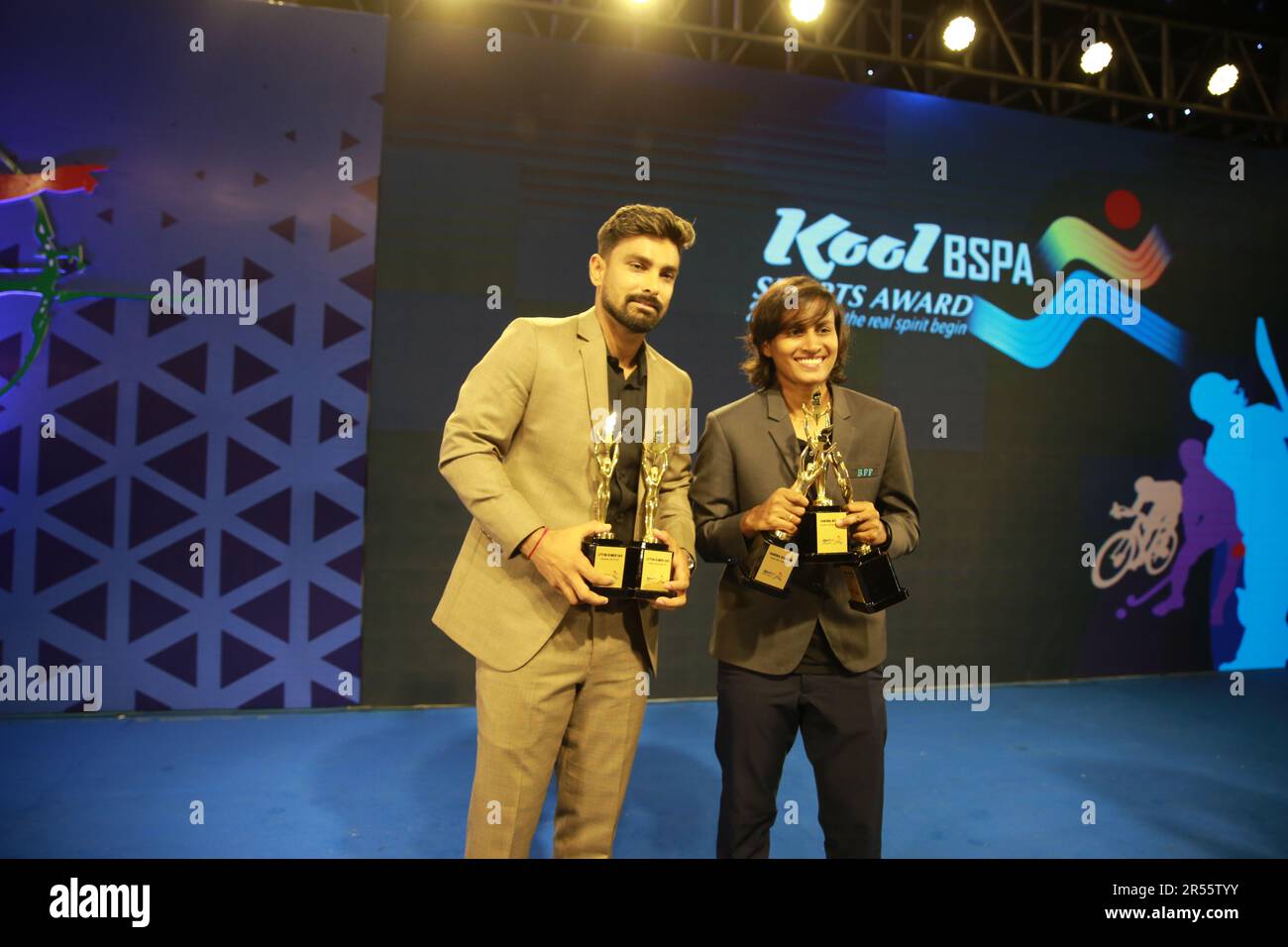 Bangladesh star batter Liton Das (L) won the Bangladesh Sports Press ...