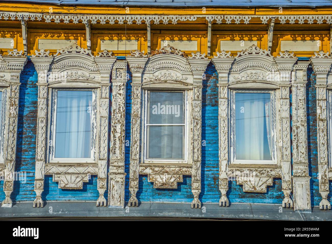 Traditionnal Russian window frames in Rostov (Veliky Stock Photo - Alamy