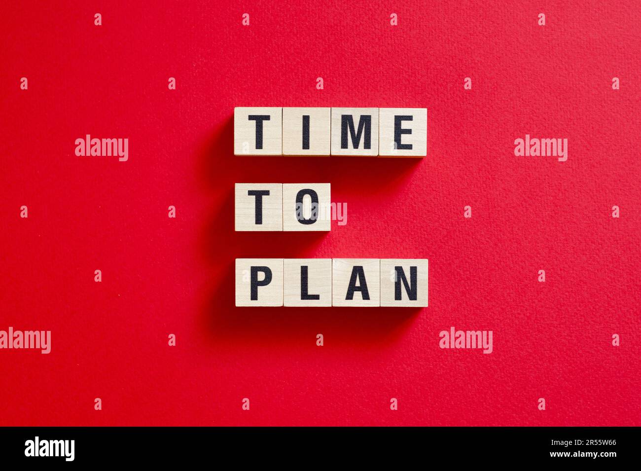 Time to plan - word concept on cubes, text, letters Stock Photo - Alamy