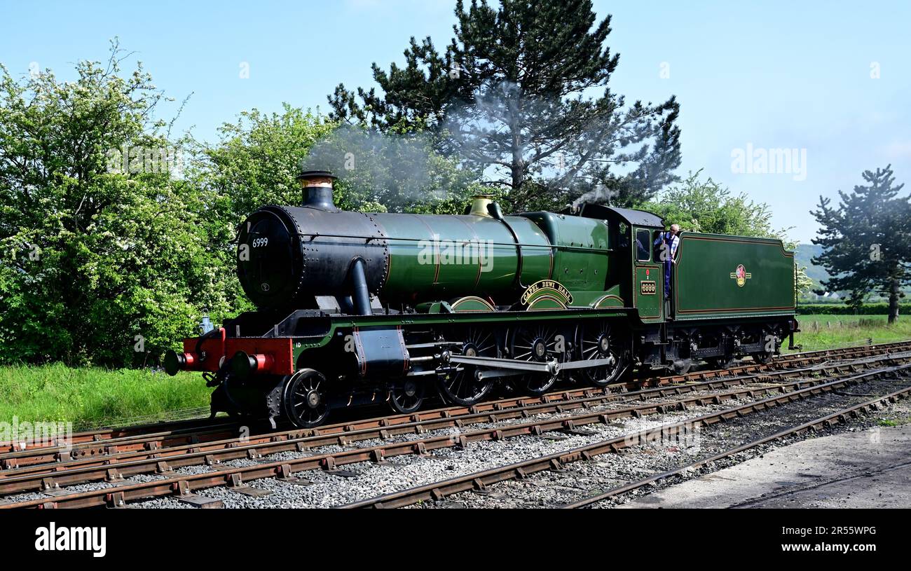 Hall class locomotive hi-res stock photography and images - Alamy