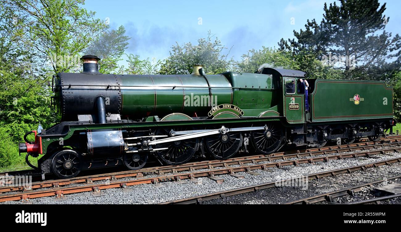 Hall class locomotive hi-res stock photography and images - Alamy