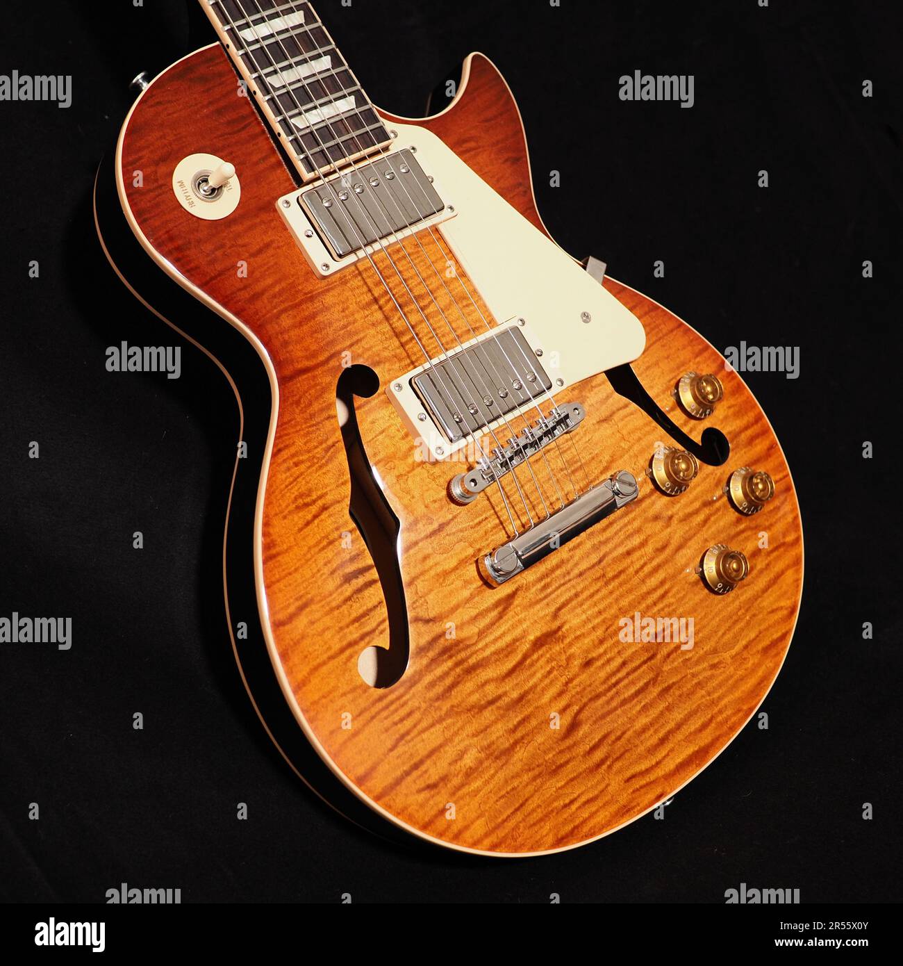 Gibson Memphis ES-Les Paul in faded Ice Tea Burst Stock Photo - Alamy