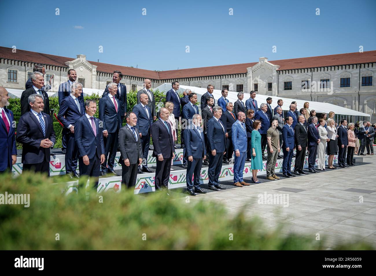 01 June 2023, Moldova, Bulboaca: The heads of state and government with ...