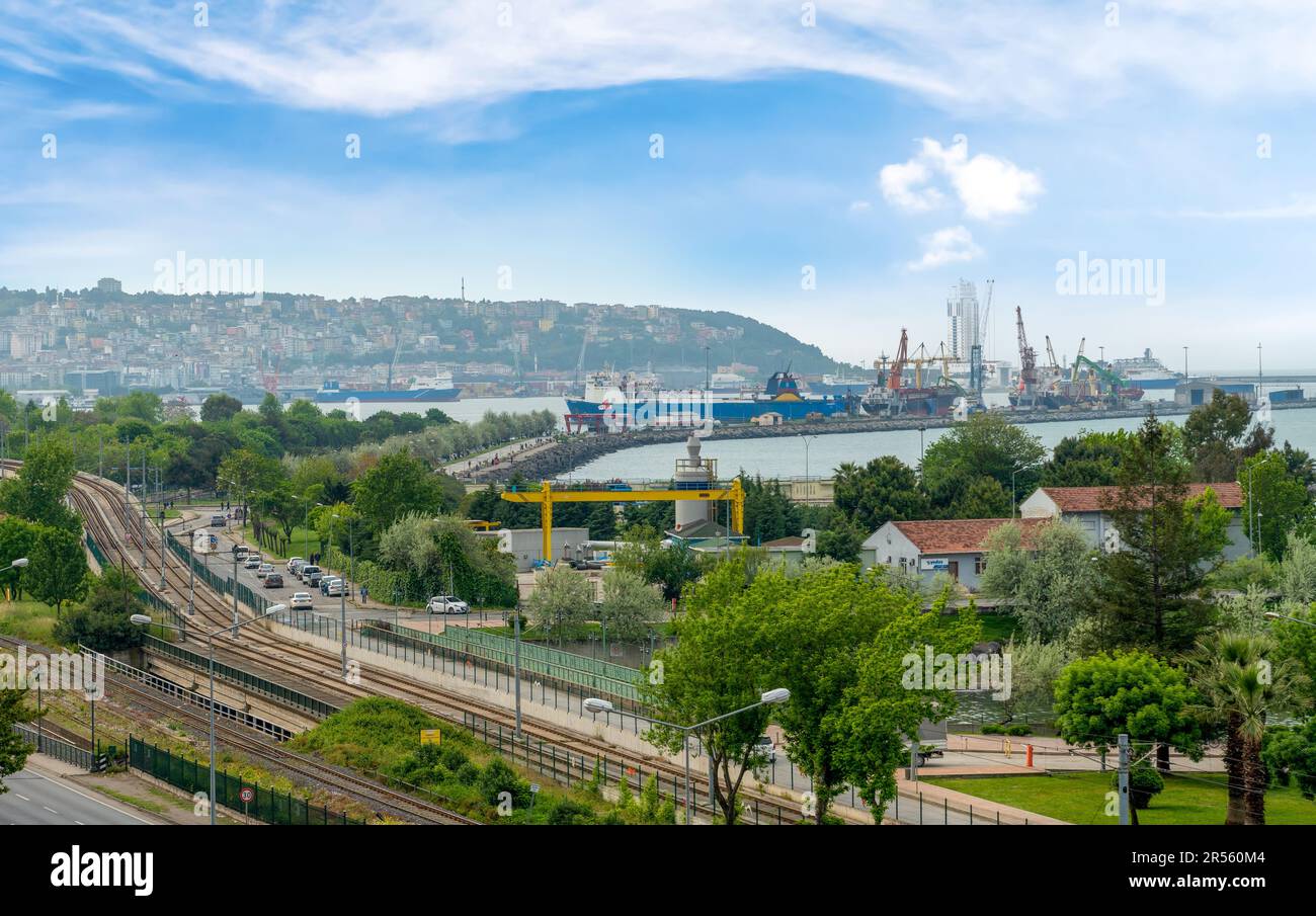 Samsun crane hi-res stock photography and images - Alamy