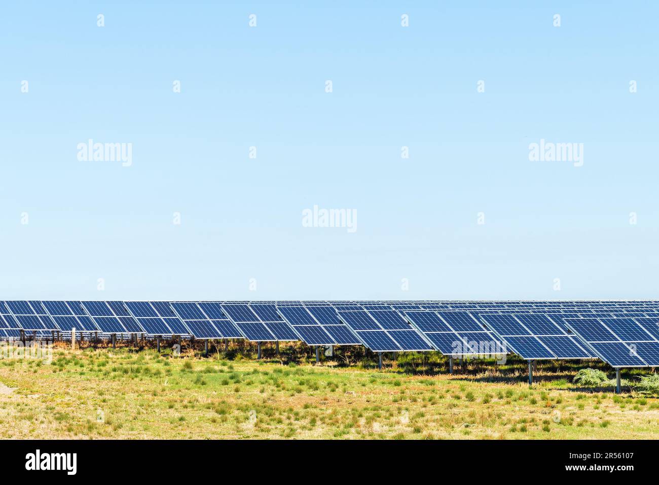 Solar panel farm australia hi-res stock photography and images - Alamy