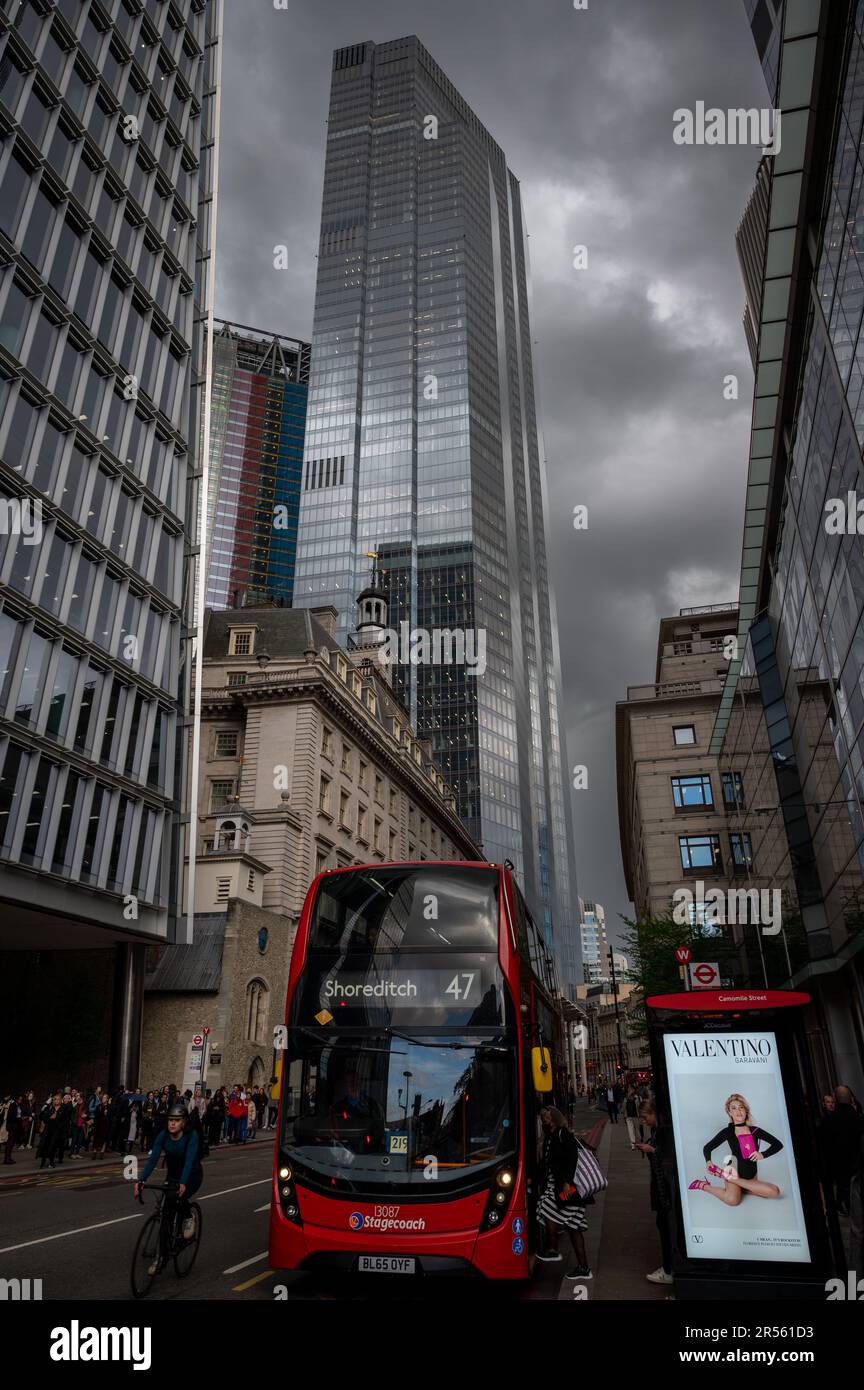 London, UK: Bishopsgate in the City of London with a red London bus at ...