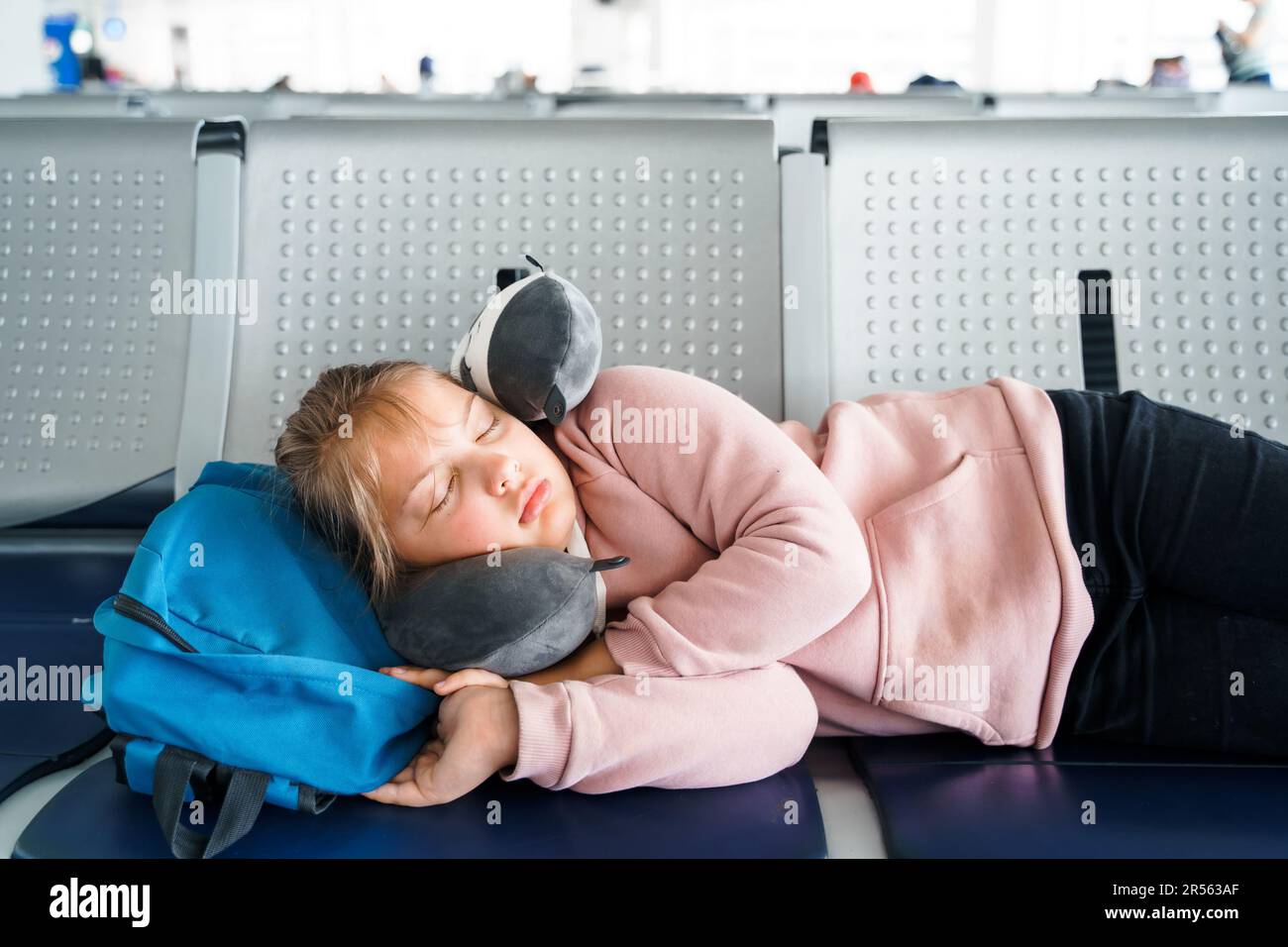 Airport sleep child hi-res stock photography and images - Alamy