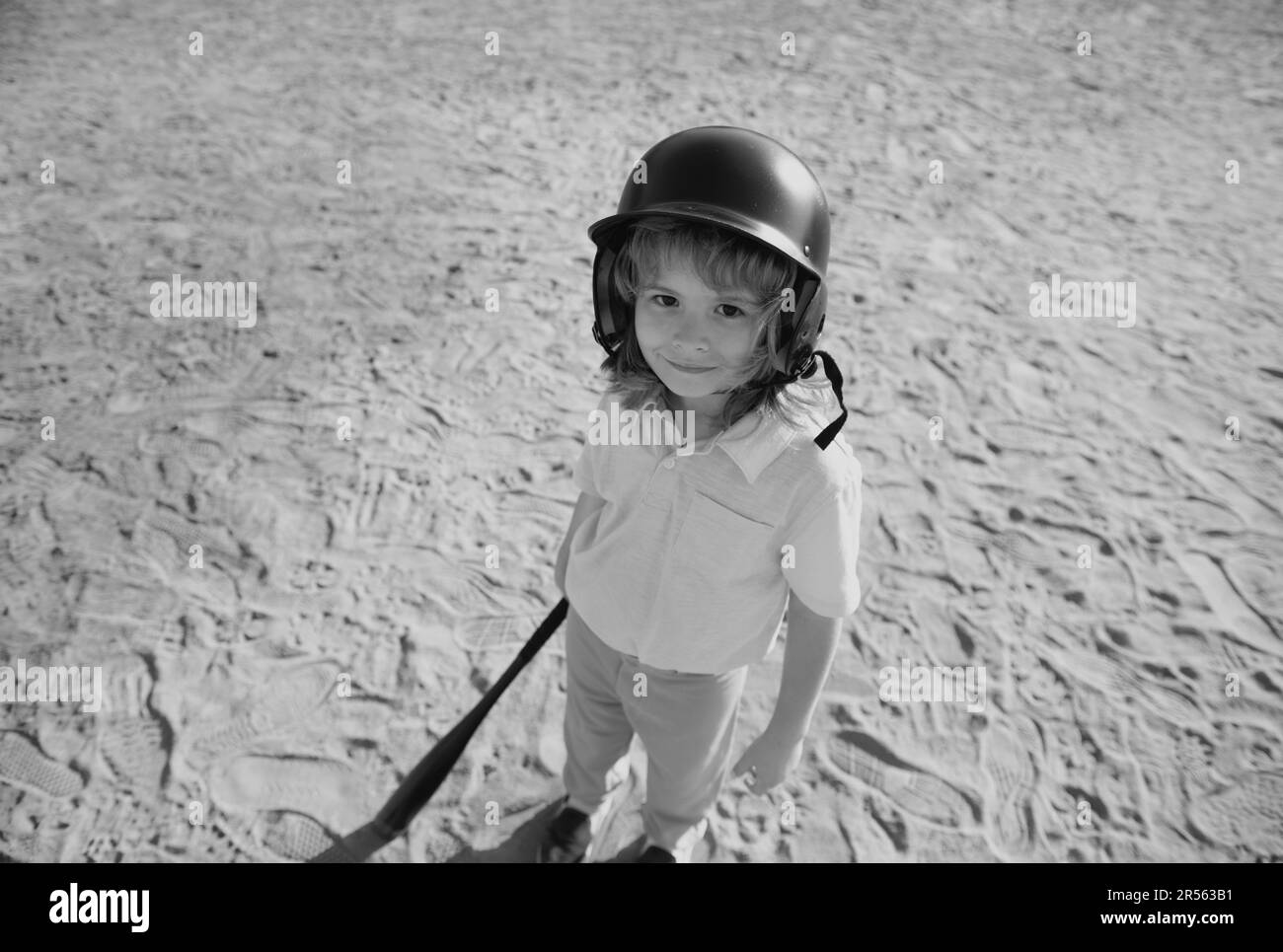 Boy kid posing with a baseball bat. Portrait of child playing baseball ...
