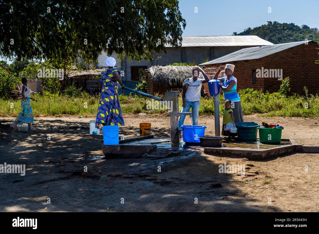 Pumping well hi-res stock photography and images - Alamy