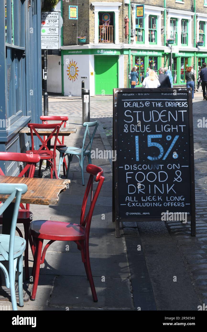 Student cafe snacks hi-res stock photography and images - Alamy