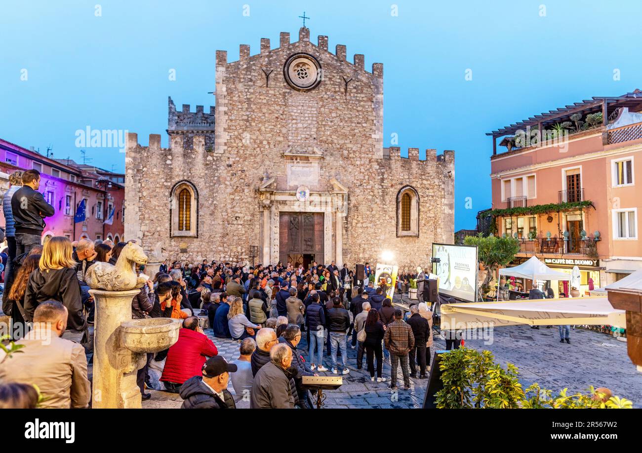 Central Taormina At Night Sicily Stock Photo - Alamy