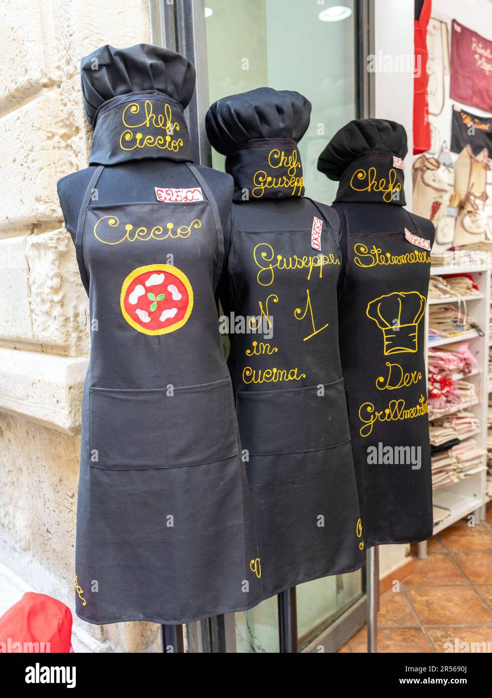 Art manikins hi-res stock photography and images - Alamy