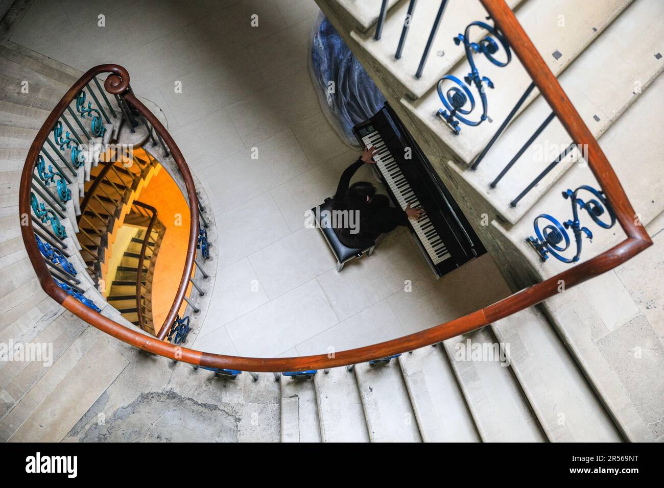London, UK, 01st June 2023. A waterfall-like texture traverses the ...