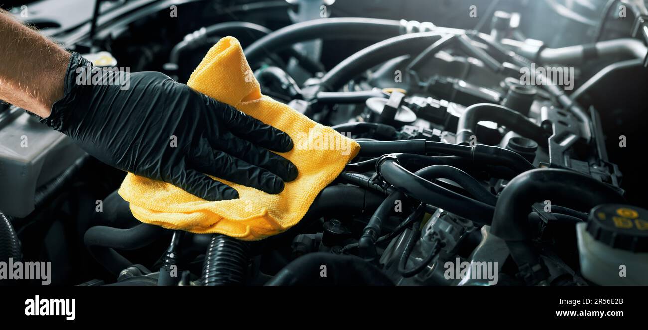 Engine washing hi-res stock photography and images - Alamy