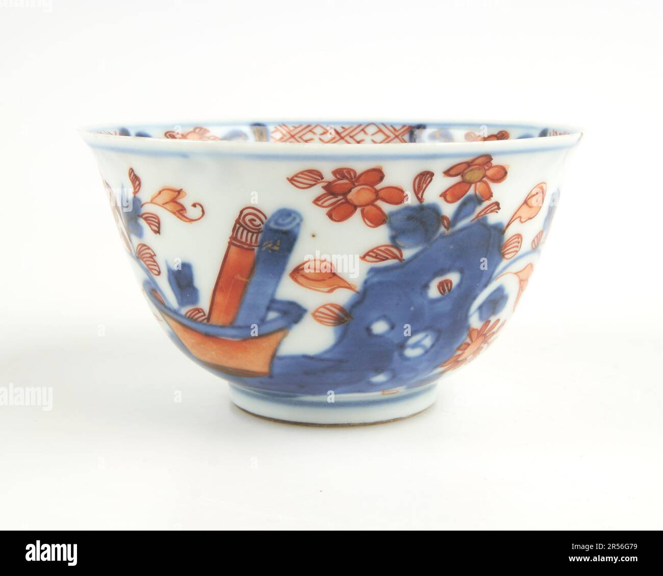 Antique 18th century Chinese Imari porcelain tea bowl Stock Photo - Alamy