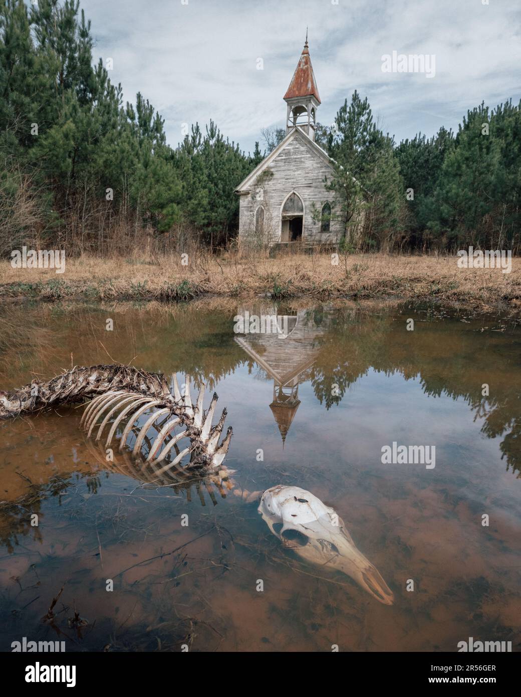 MISSISSIPPI, US: EERIE PHOTOGRAPHS reveal an abandoned church ...
