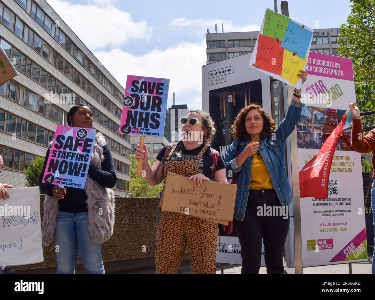 London, UK. 1st June 2023. Unite picket outside St Thomas' Hospital as ...