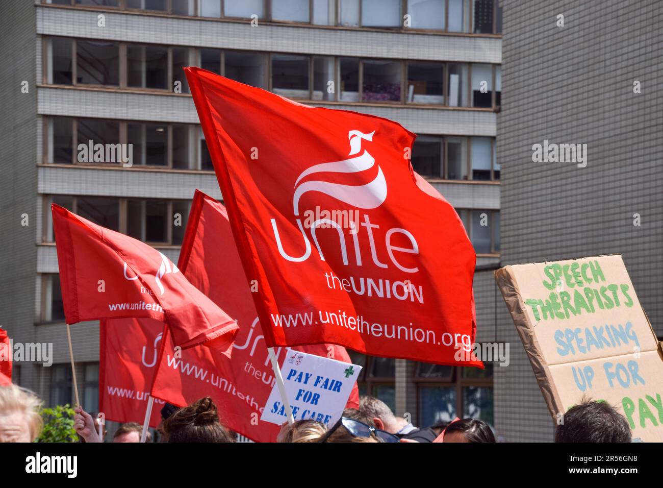 London, UK. 1st June 2023. Unite picket outside St Thomas' Hospital as ...