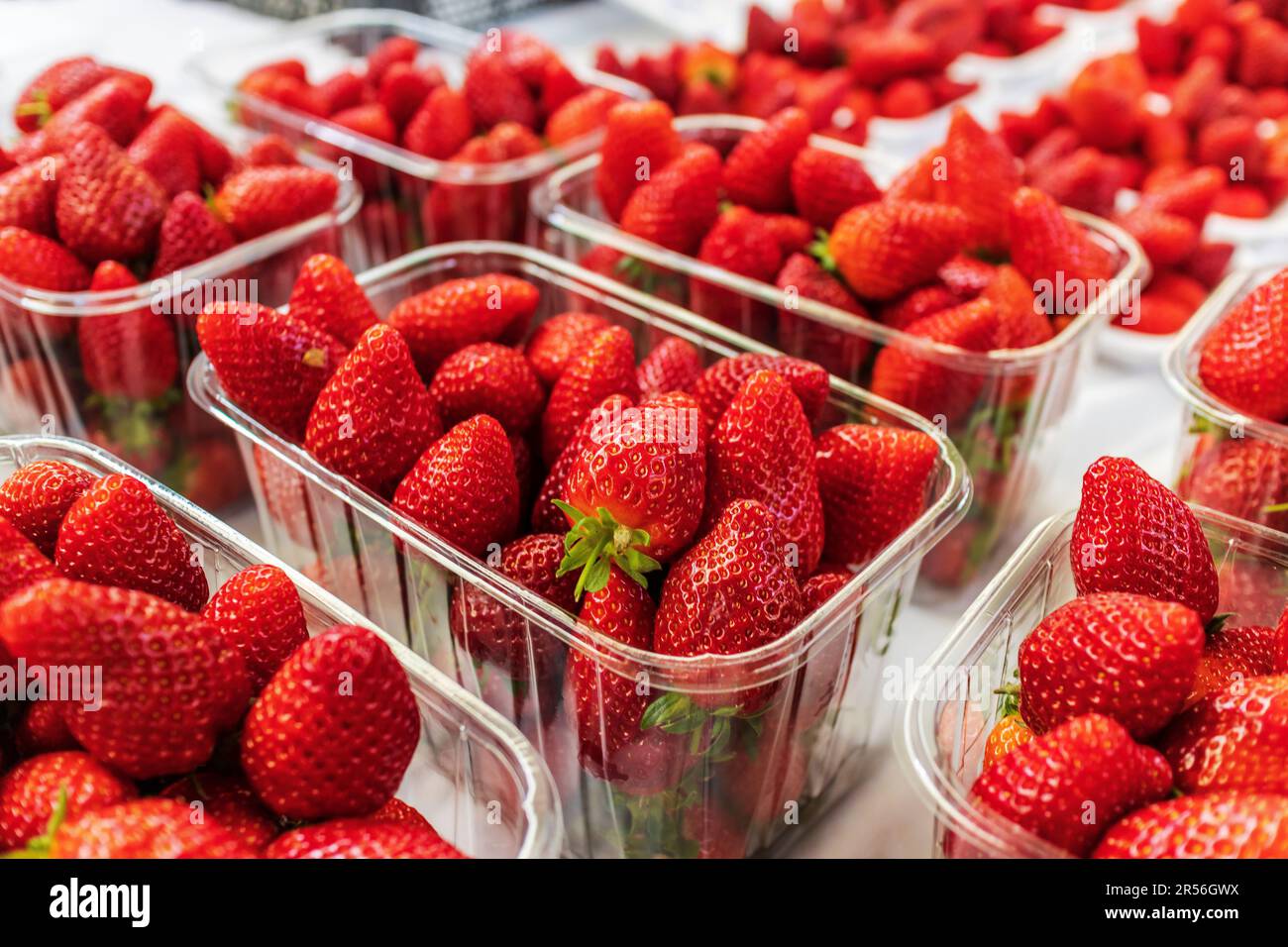 Strawberry strawberries punnet punnets hi-res stock photography and ...