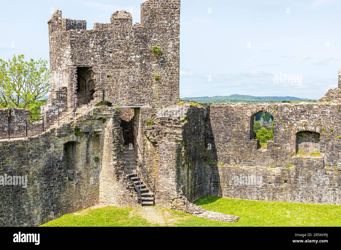 Early 12th century castle hi-res stock photography and images - Alamy