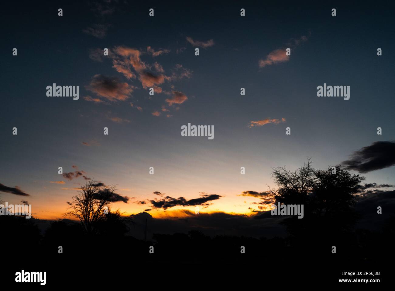 African evening sky hi-res stock photography and images - Alamy