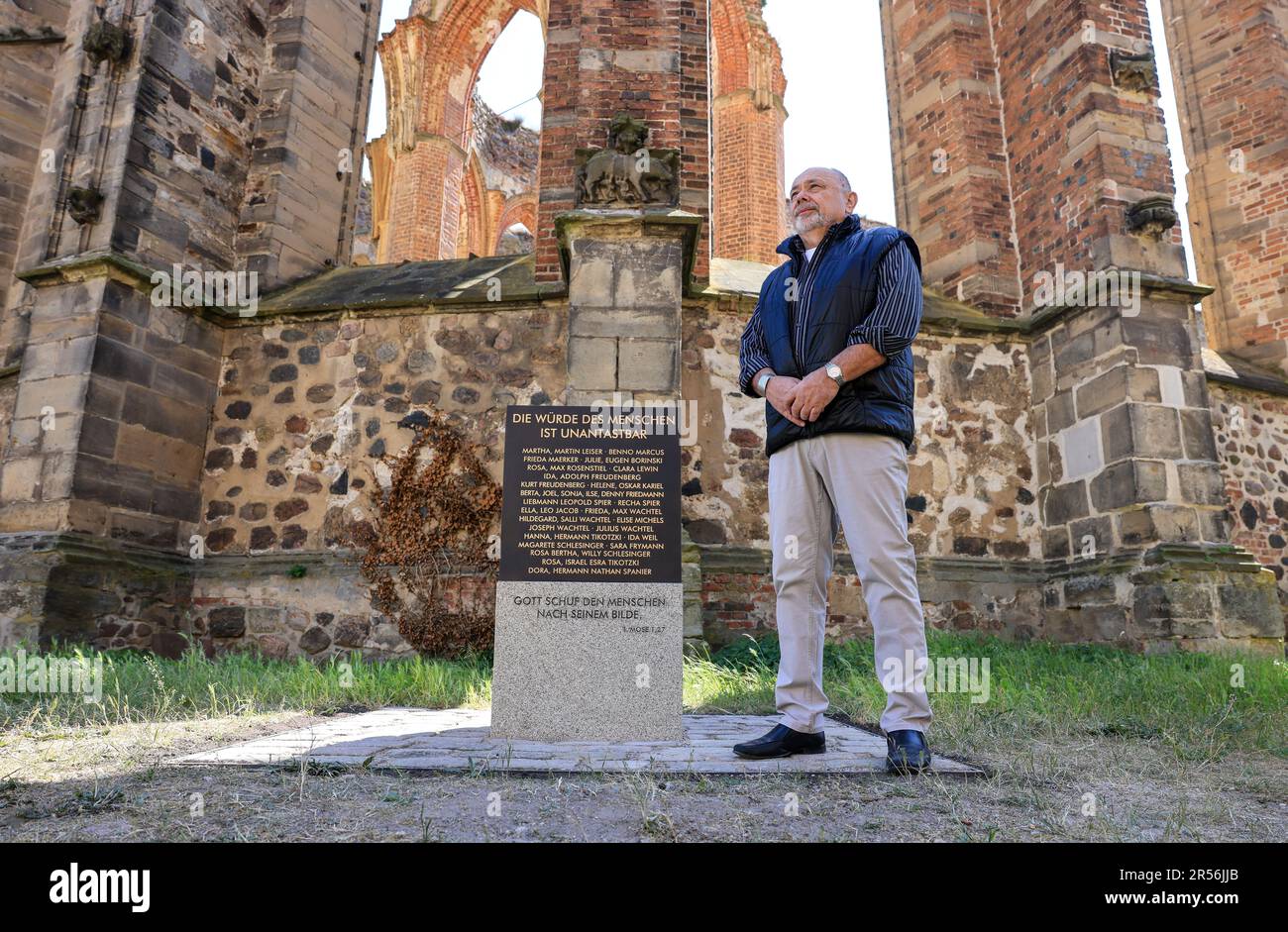 01 June 2023, Saxony-Anhalt, Zerbst: Artist Hans-Joachim Prager from ...