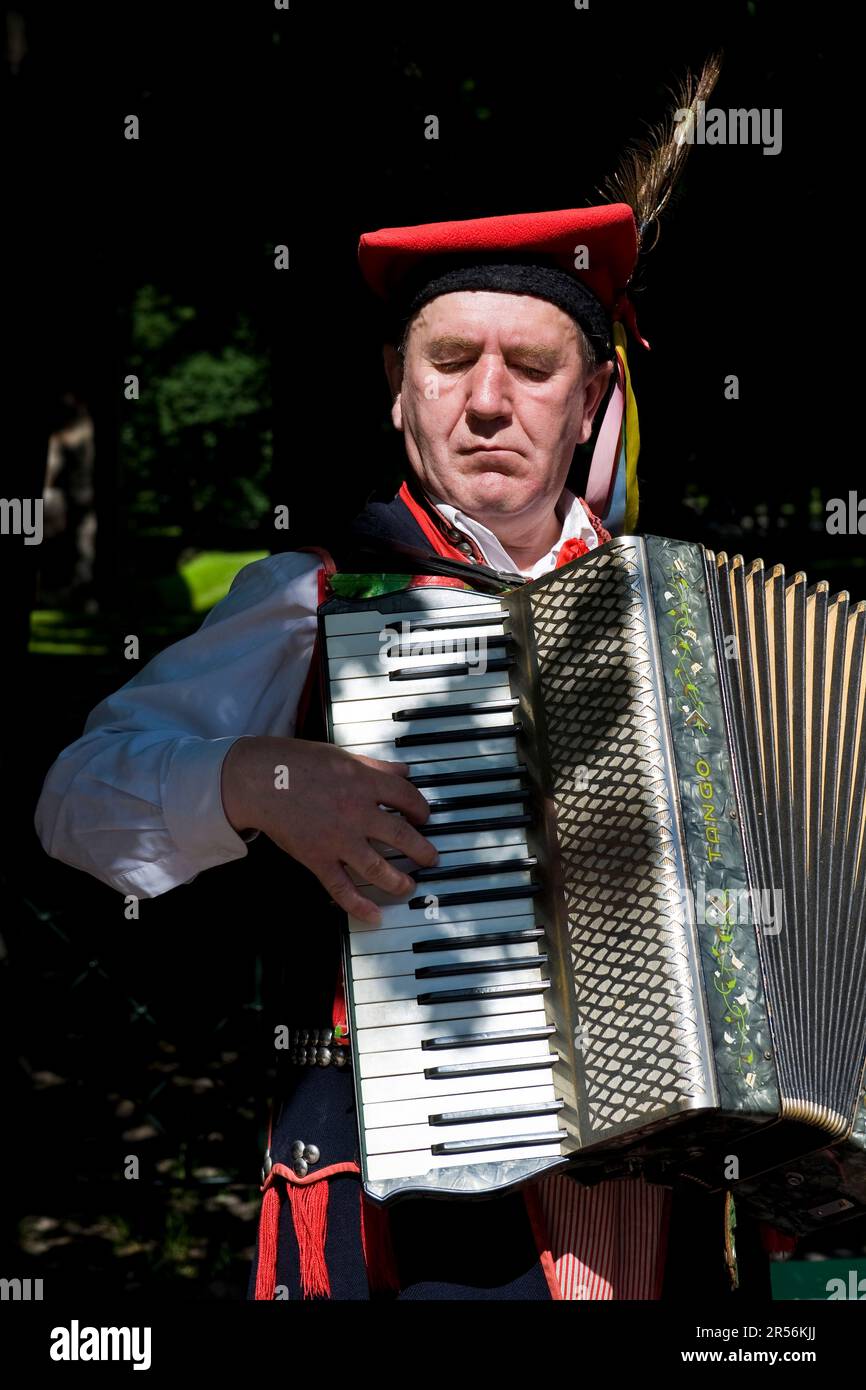 Krakow poland musicians hi-res stock photography and images - Alamy