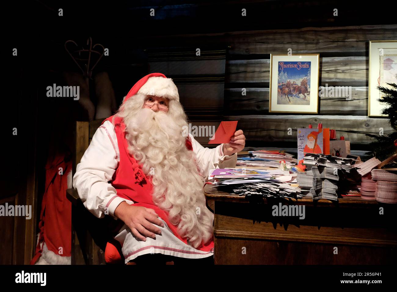 Office santa claus hi-res stock photography and images - Alamy