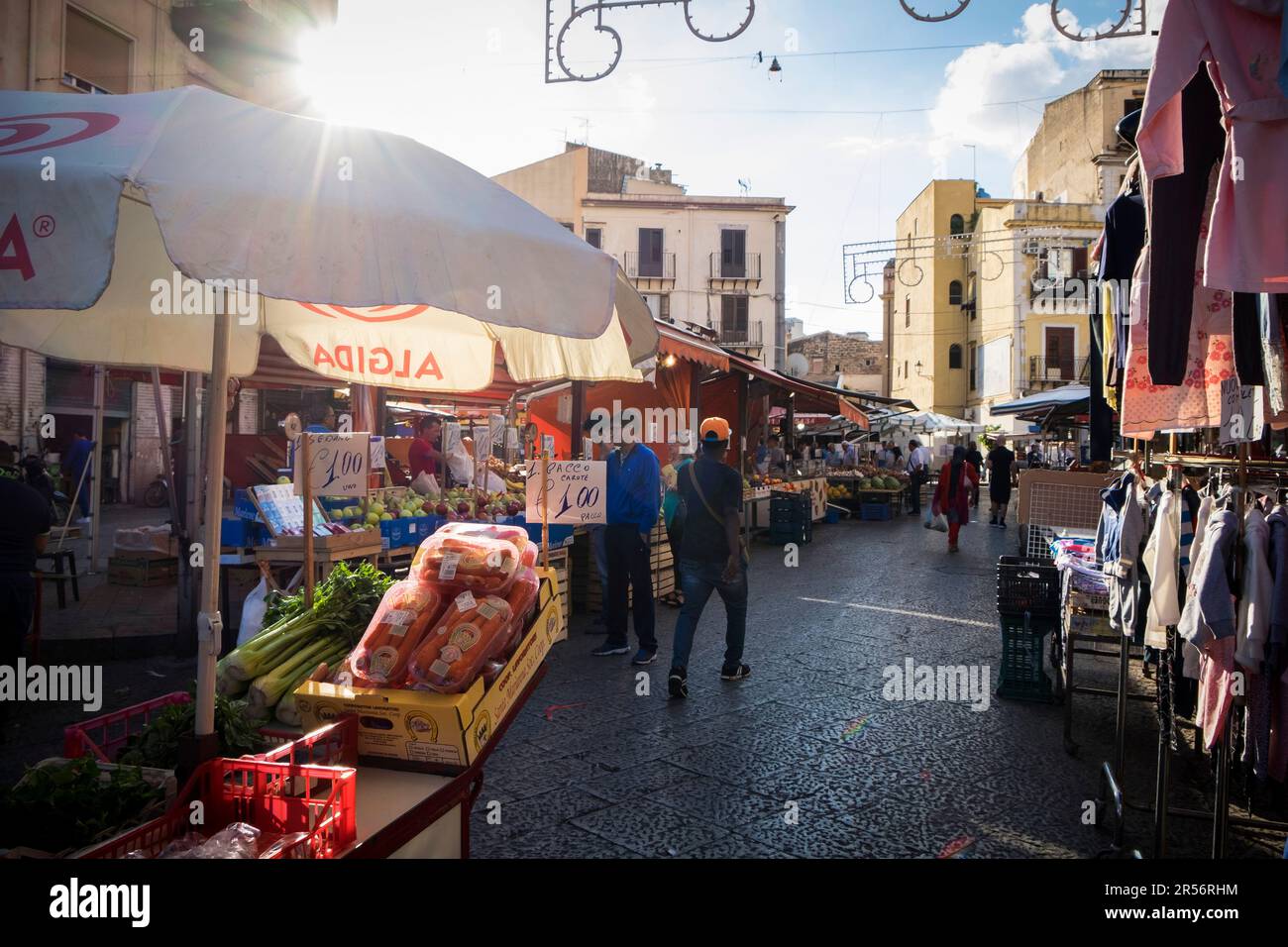 Italy. Sicily. Palermo. Ballar market Stock Photo - Alamy