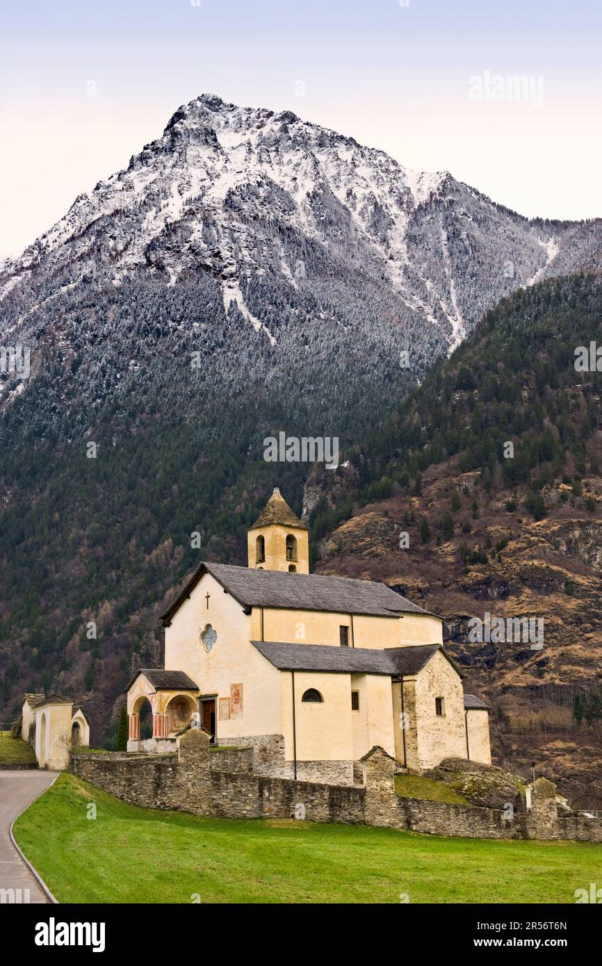 Churches of the alps hi-res stock photography and images - Alamy