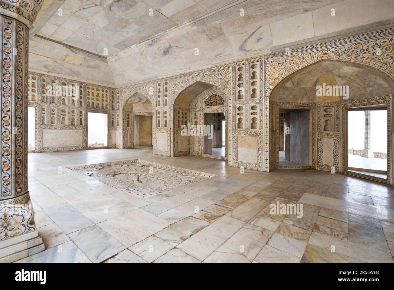 Red Fortress of Agra. uttar pradesh. India Stock Photo - Alamy