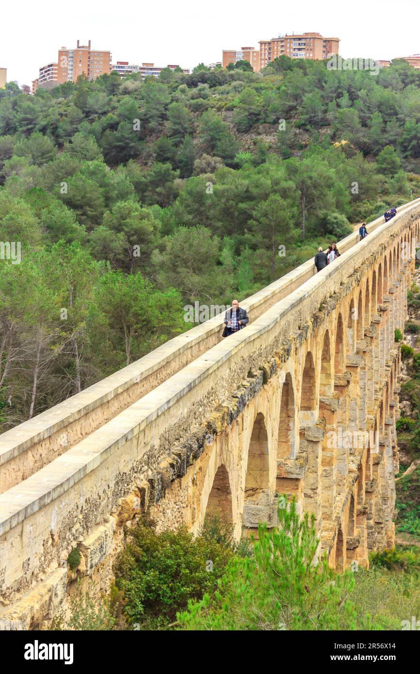 2000 year old Roman aqueduct Stock Photo - Alamy