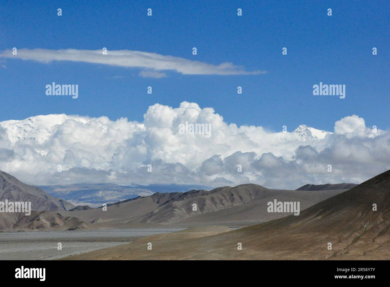 China xinjiang pamir hi-res stock photography and images - Alamy