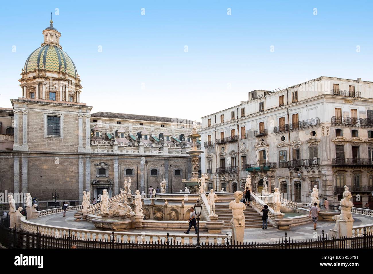 Italy. Sicily. Palermo. Pretoria square Stock Photo - Alamy