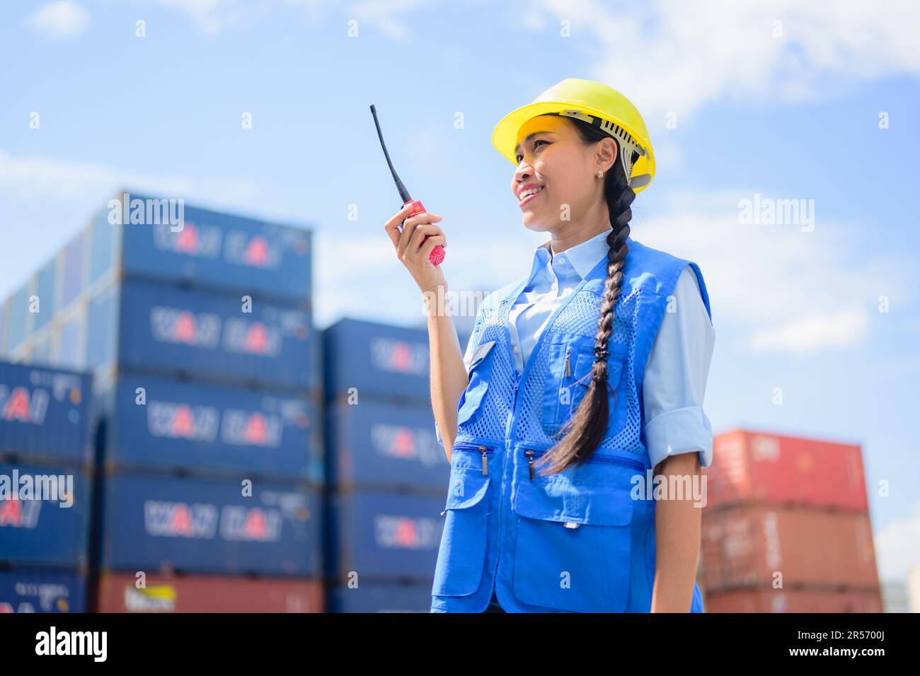 Female worker in warehouse hi-res stock photography and images - Alamy