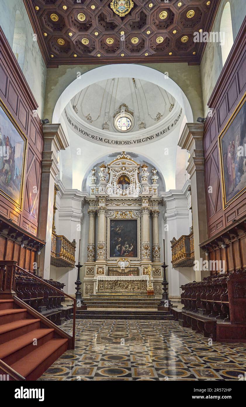 Main nave altar cathedral hi-res stock photography and images - Alamy